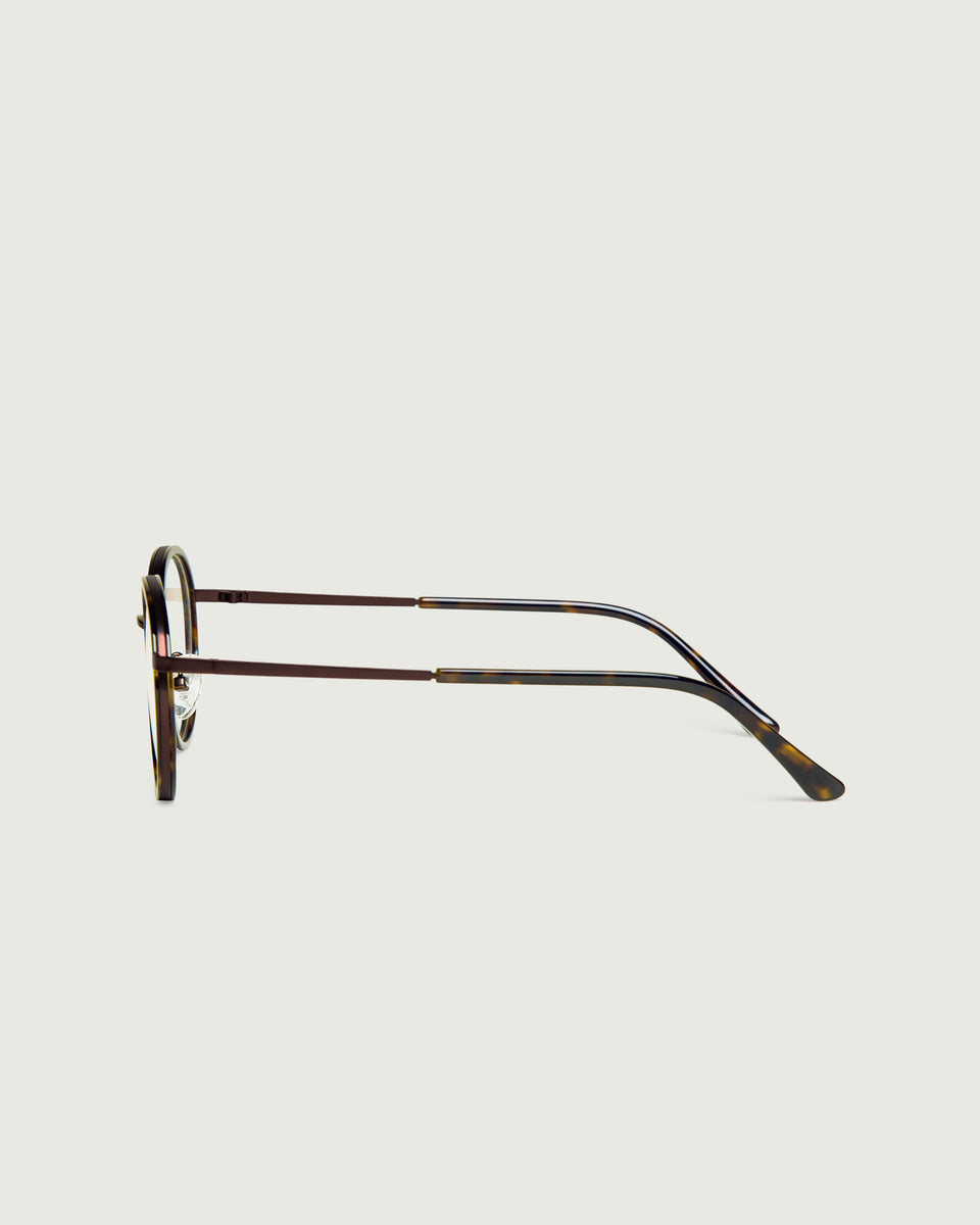 Alvaro – Sunnies Studios