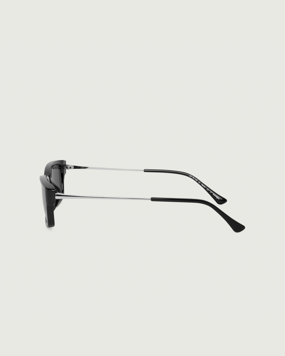 Keith – Sunnies Studios INT